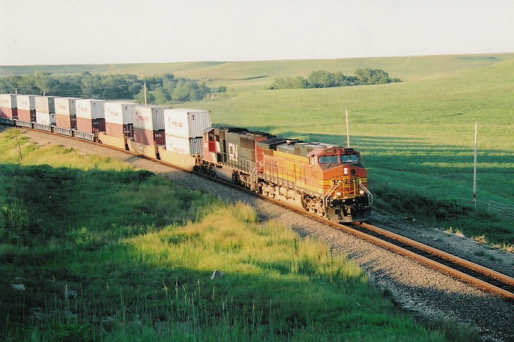 BNSF 5482 west
